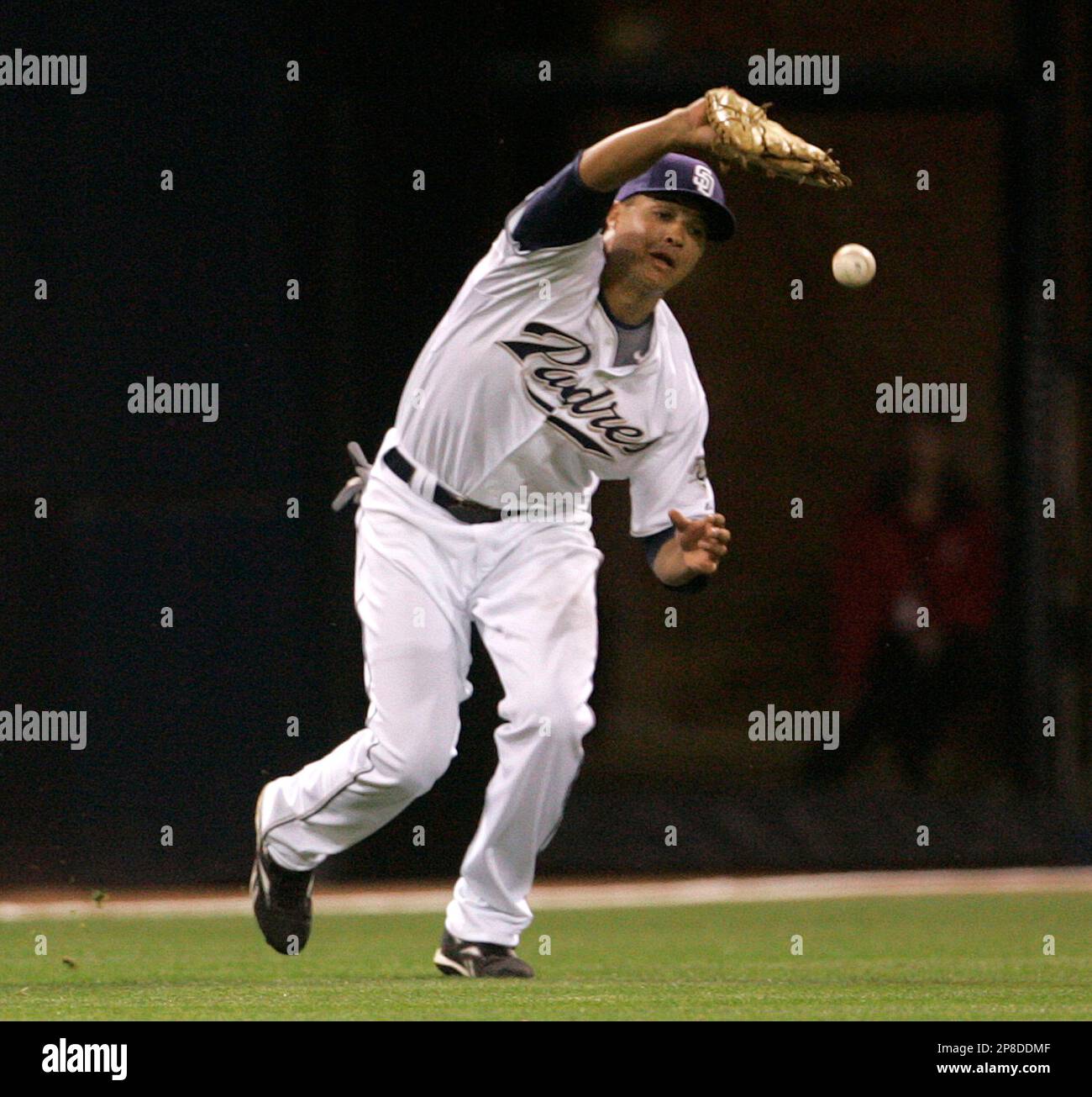 San Diego Padres left fielder Will Venable drops a pop fly by ...