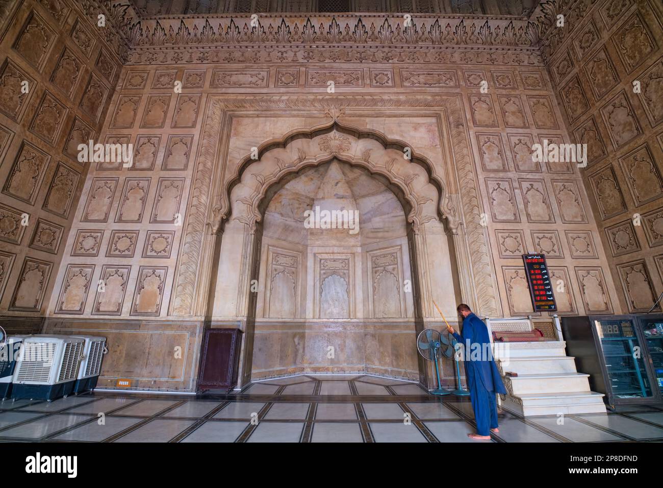 The corners of the prayer room are marked with four small minaret with ...
