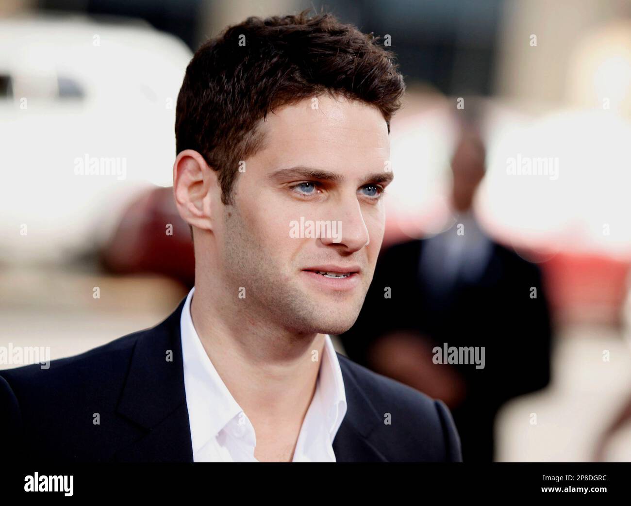 Actor Justin Bartha arrives at the premiere of "The Hangover" on ...
