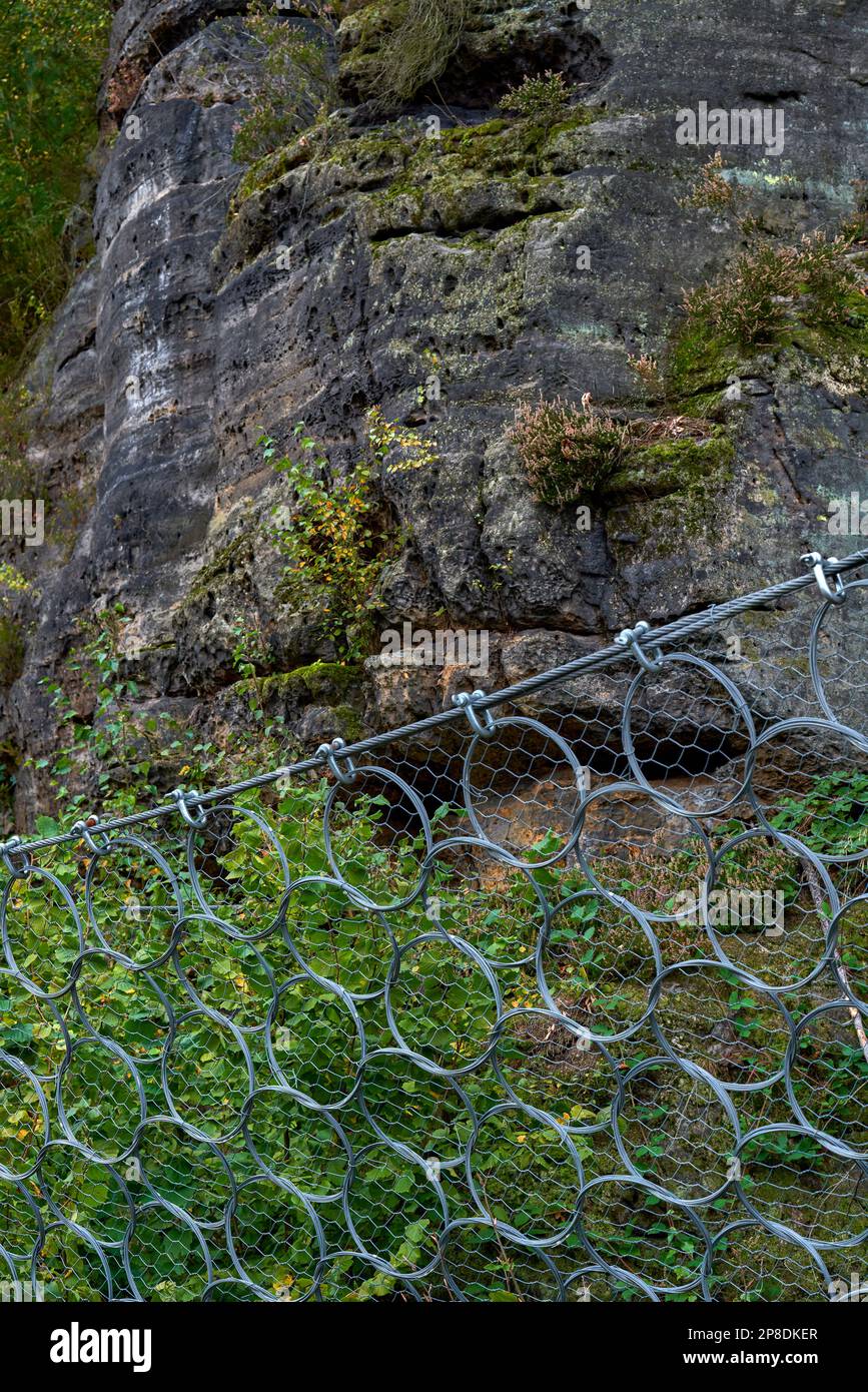 Preventing rockfalls hi-res stock photography and images - Alamy