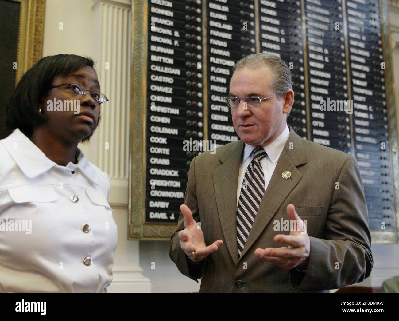 Rep. David Leibowitz, D-San Antonio, right, talks with Denise Davis ...
