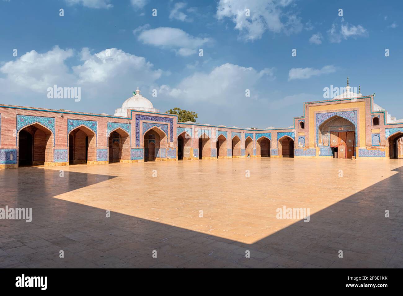 Shah Jahan Masjid Thatta is a vintage mosque built in 17 century Stock ...