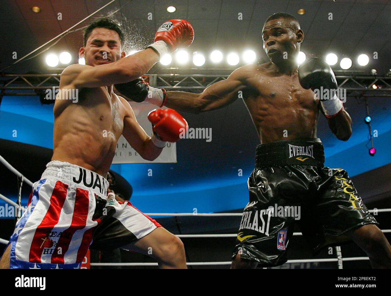Guillermo Rigondeaux, right, connects with a punch against Juan Noreigo ...