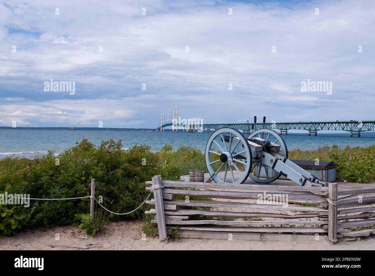 Bridge gun hi-res stock photography and images - Alamy