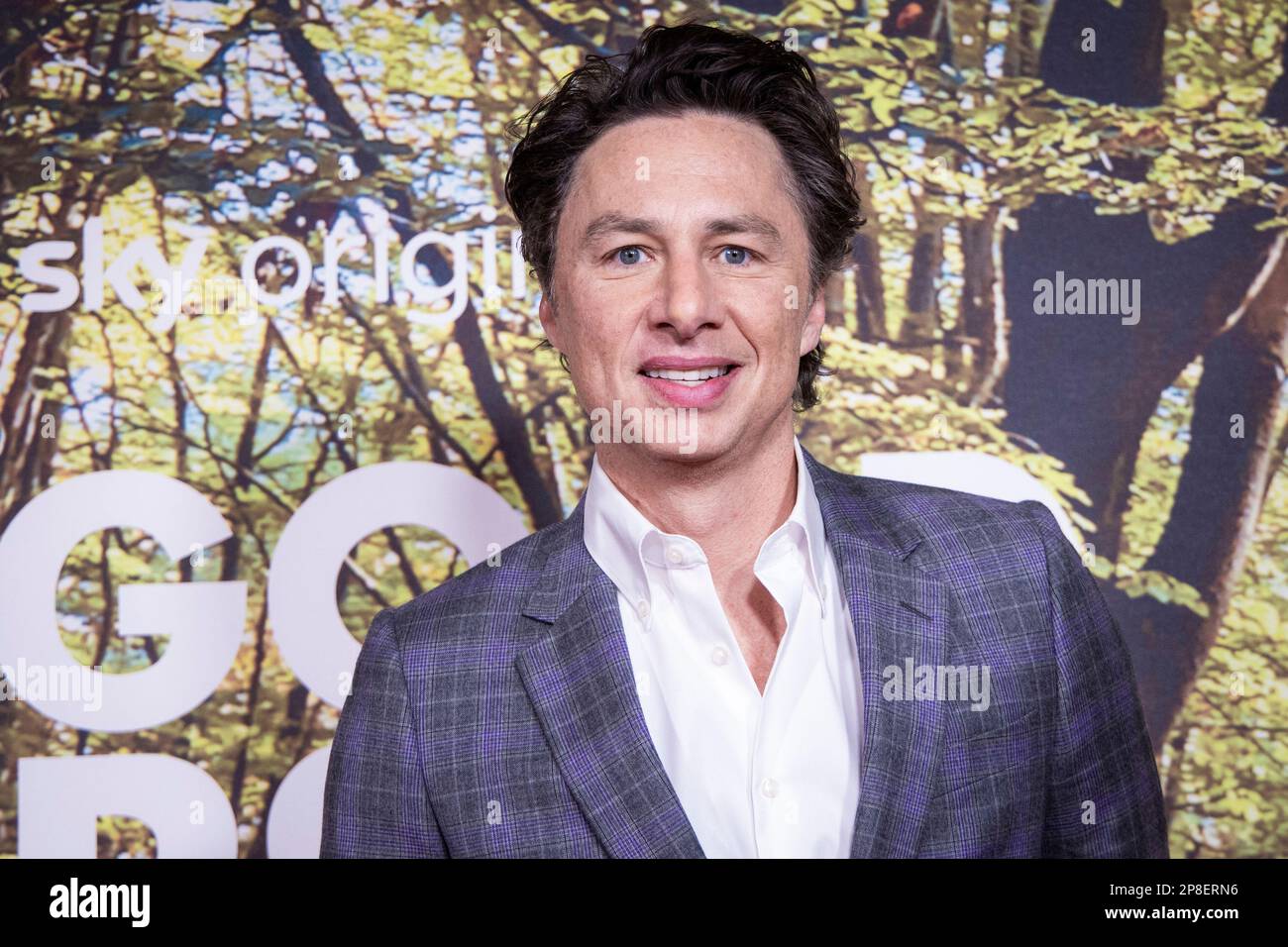 Zach Braff poses for photographers upon arrival for the premiere of the ...