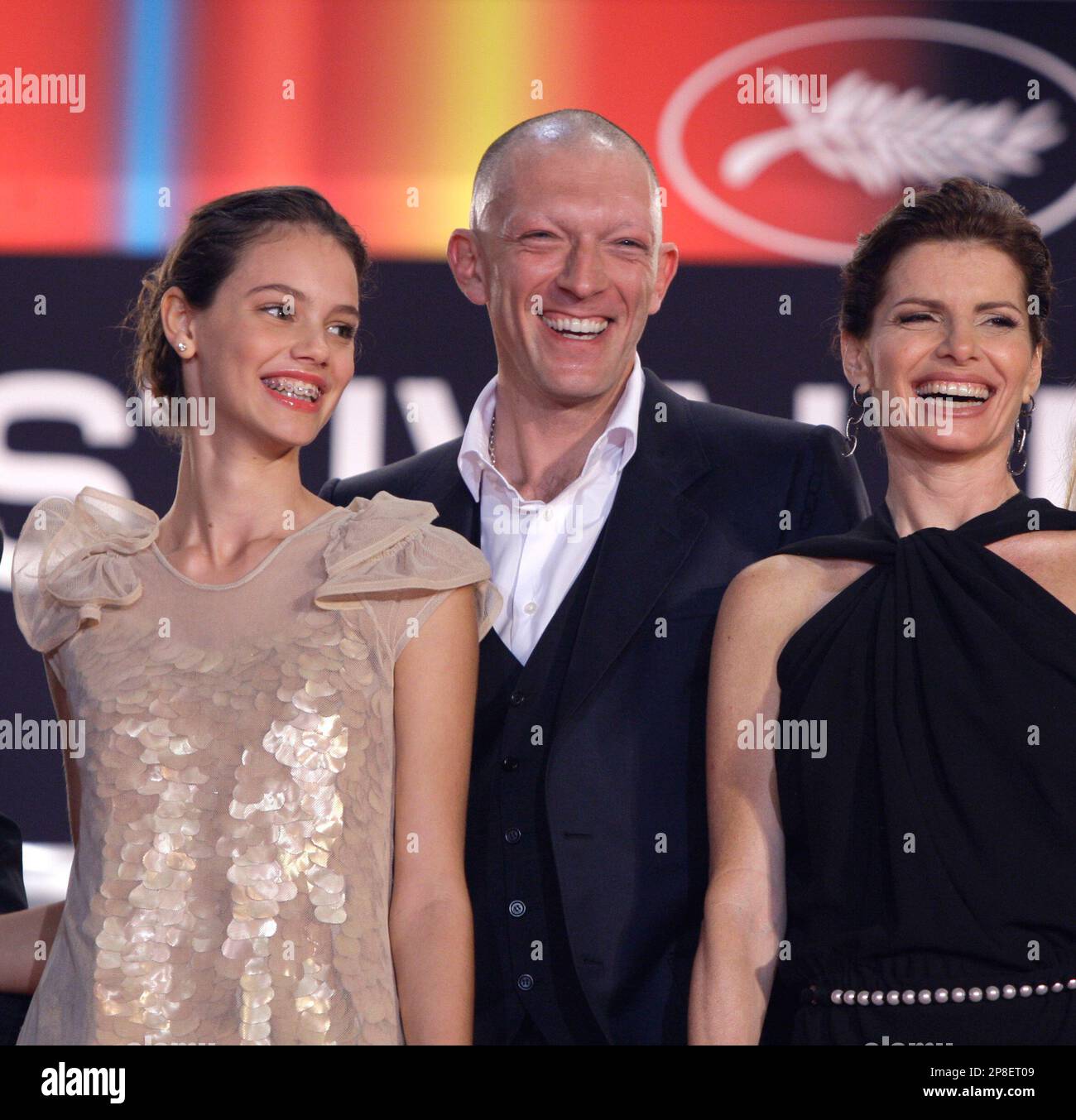 From left, Brazilian actress Laura Neiva, French actor Vincent Cassel ...
