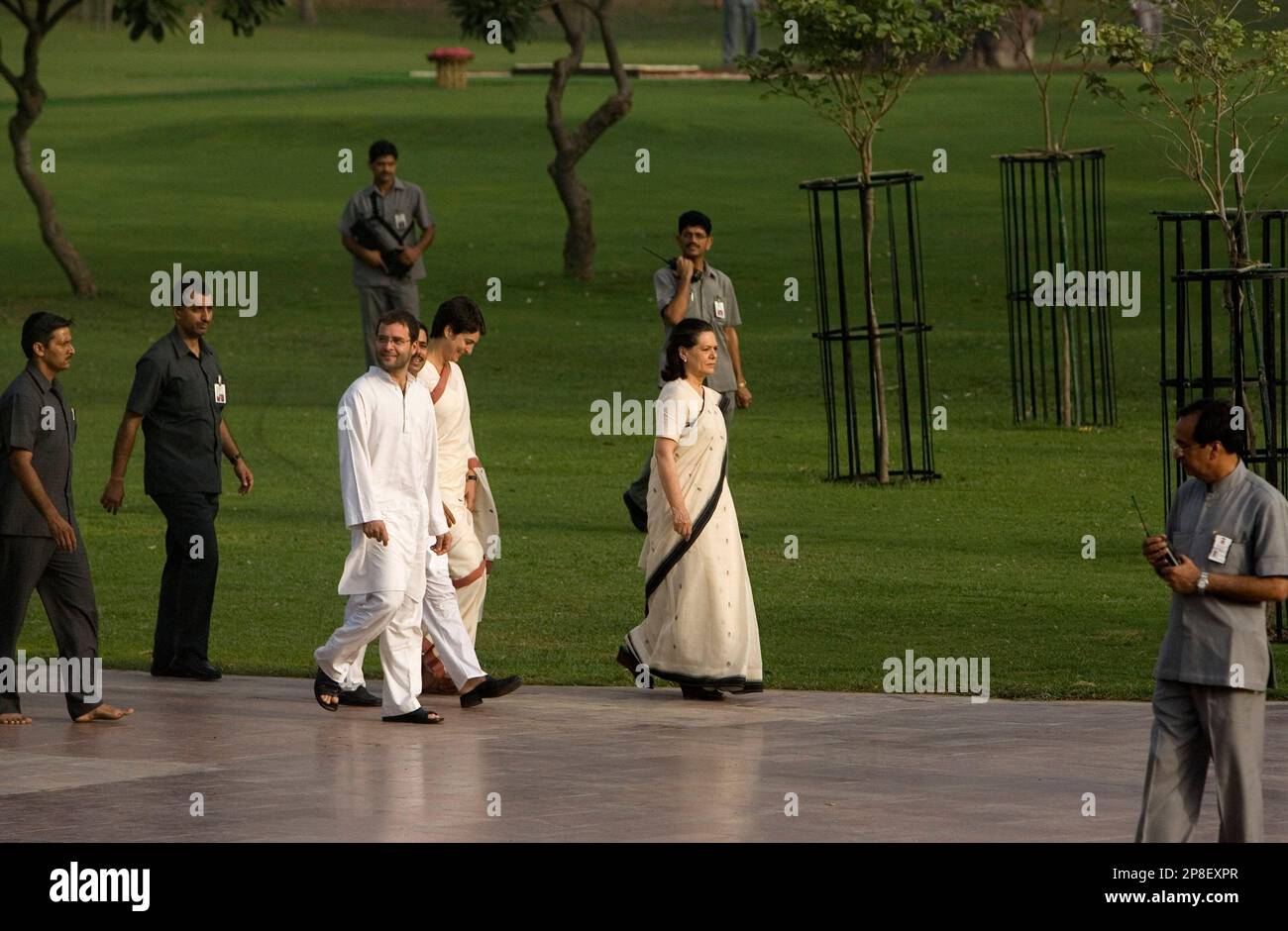 Robert Vadra 6 Pack