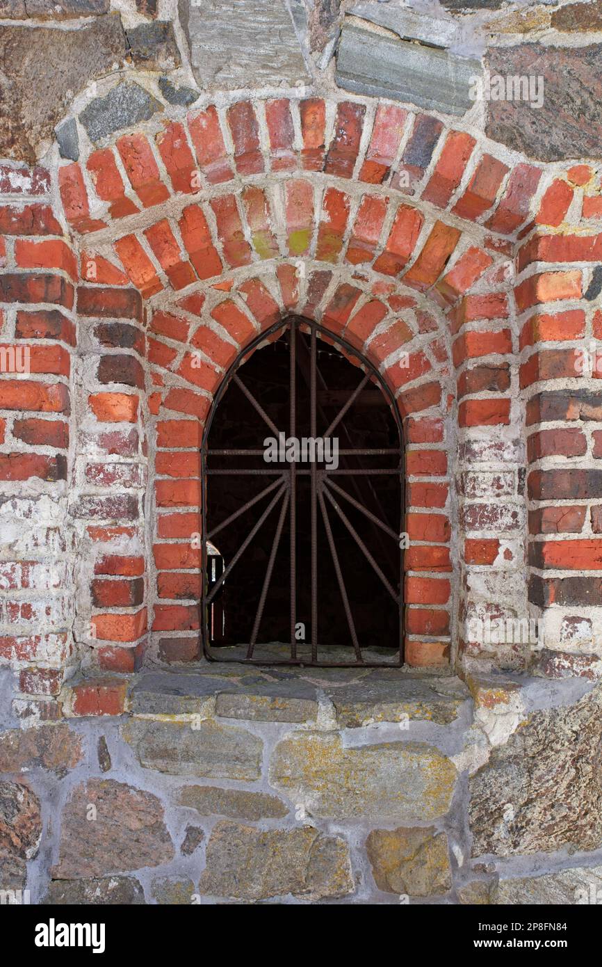 Barred window on brick building hi-res stock photography and images - Alamy