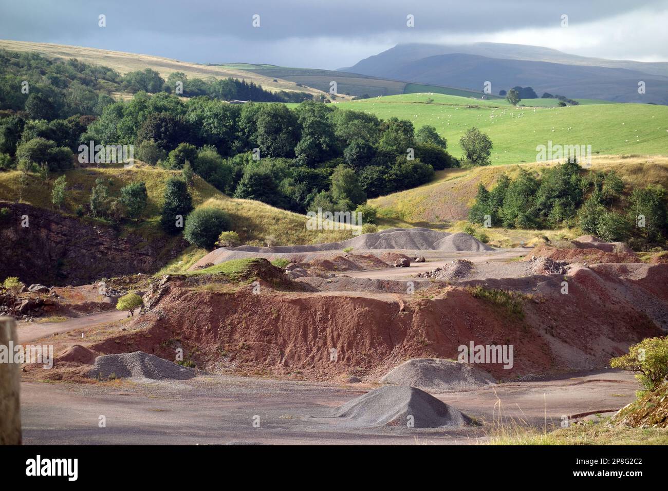 Hartley Limestone Quarry from the Path to 'Nine Standards Rigg' on ...