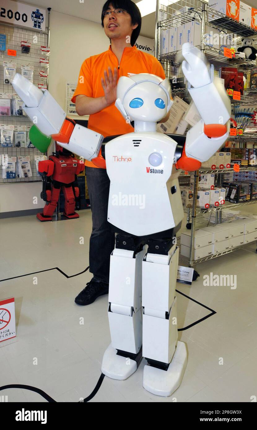 FILE - In this May 4, 2009 file photo Dancing Tichno flays its arms ...