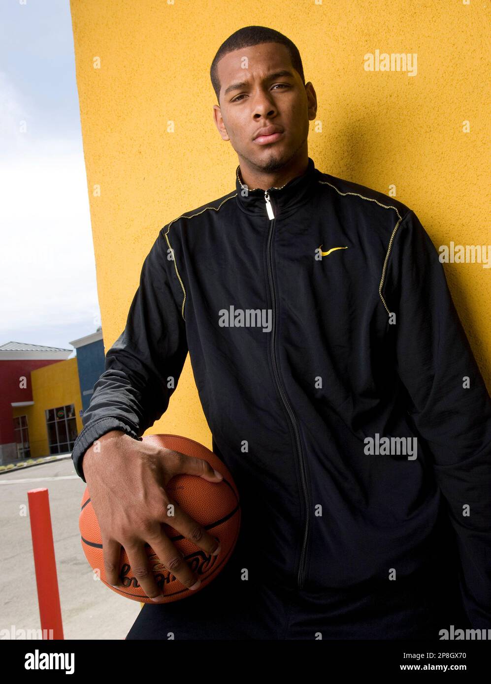 Unique Senior Picture Sports Poses