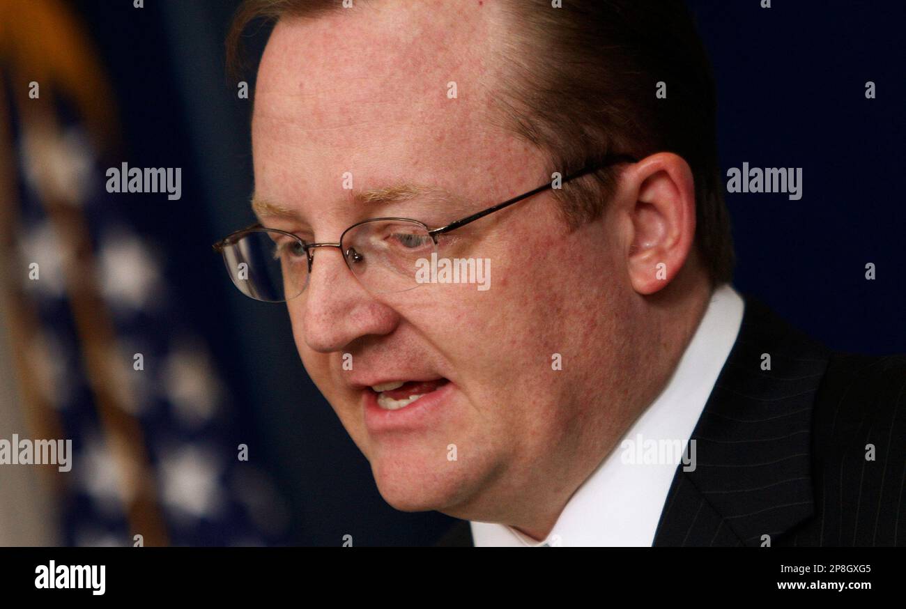 White House Press Secretary Robert Gibbs speaks to reporters, Monday ...