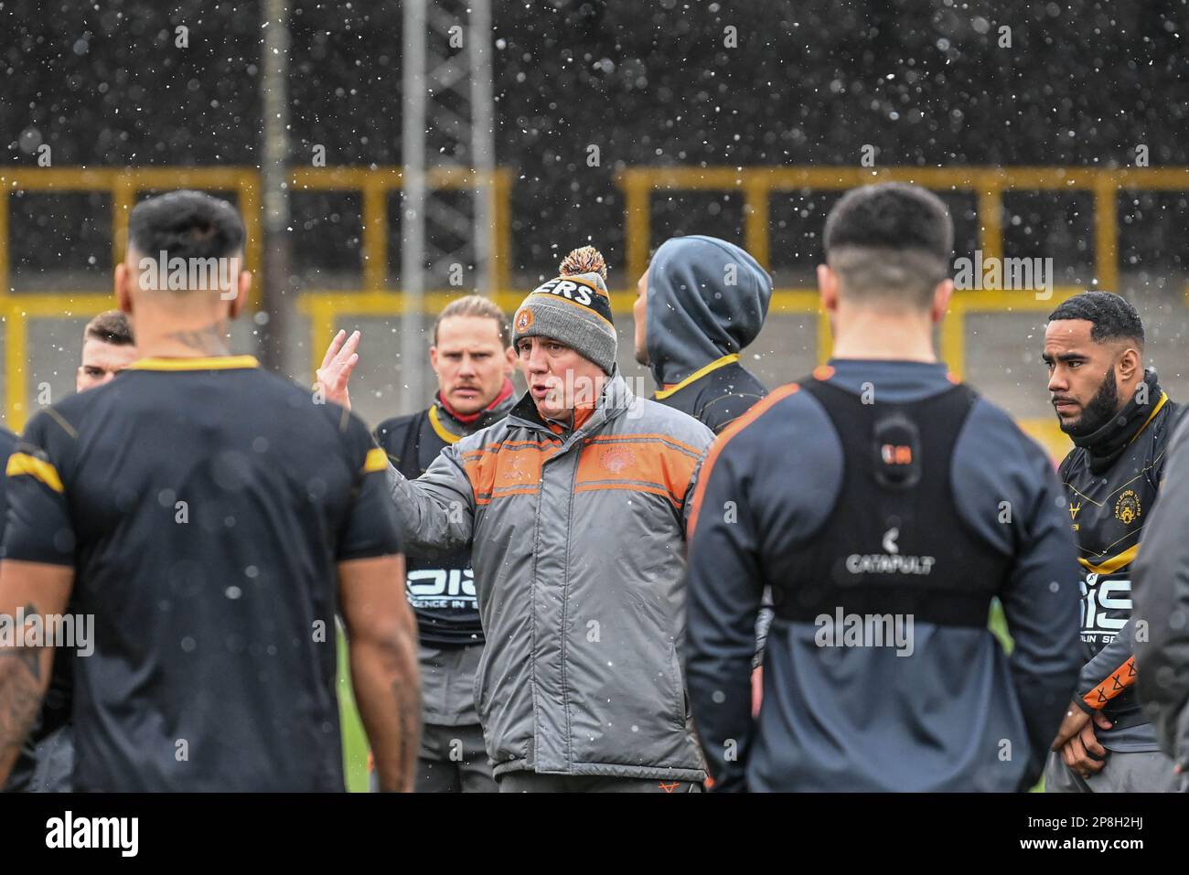 Interim head coach Andy Last takes Castleford Tigers Training session ...