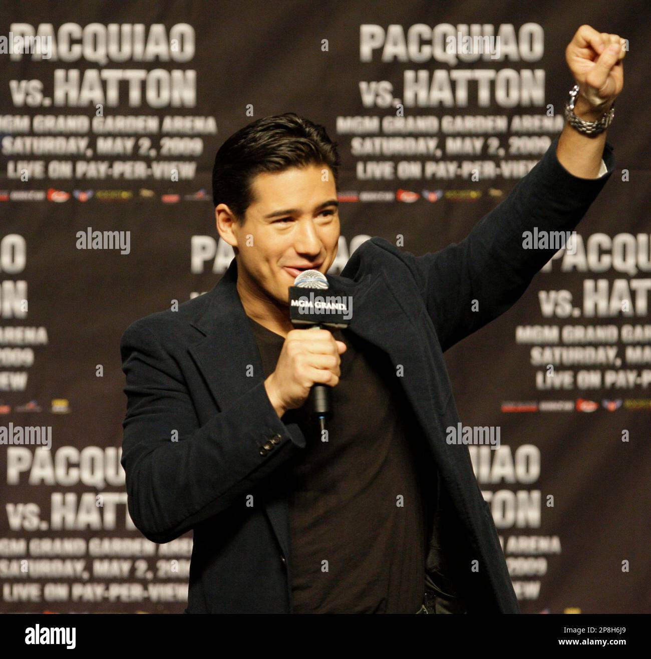 Actor Mario Lopez talks at the weigh-in for the junior welterweight ...