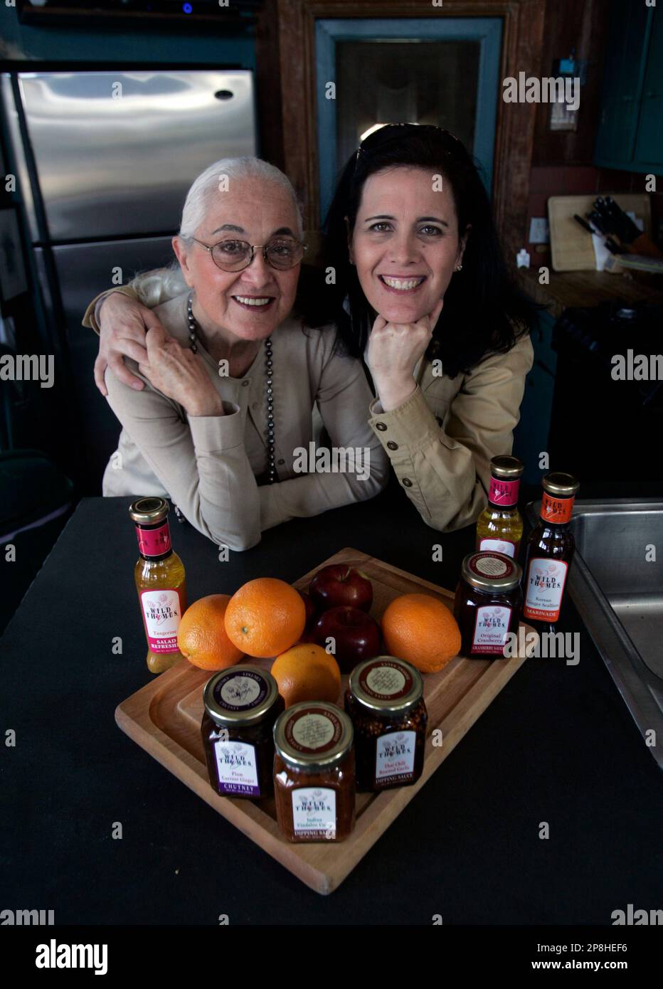 **FOR USE WITH AP LIFESTYLES** Enid Stettner, left, and her daughter ...