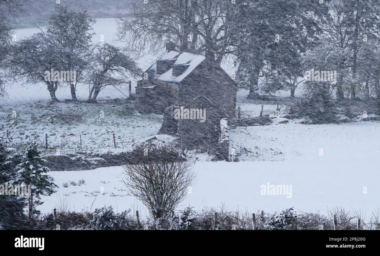 Heavy snowfall at a cottage in Slievethoul, Co. Dublin. Status orange ...
