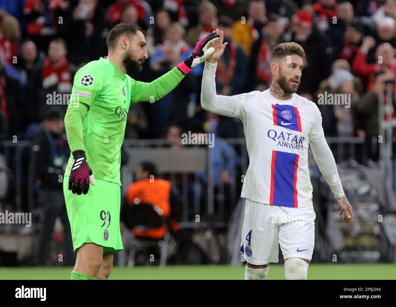 99 gianluigi donnarumma hi-res stock photography and images - Alamy