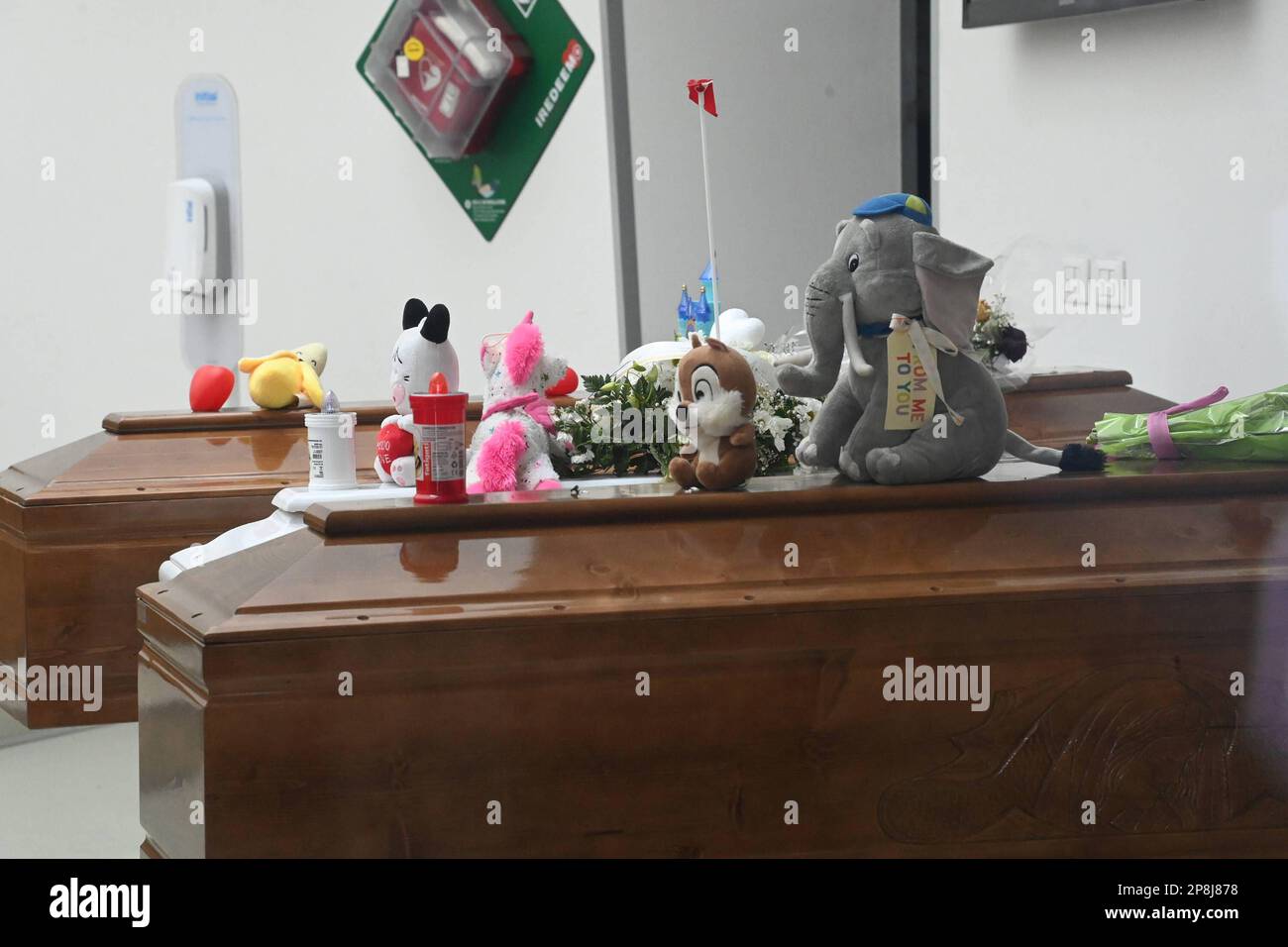 Bologna. Seven bodies of the victims of the Cutro shipwreck have ...