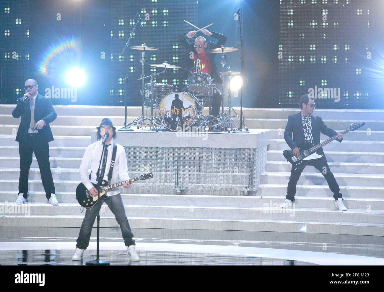 Miss USA contestants compete while Kevin Rudolf performs Let It Rock ...