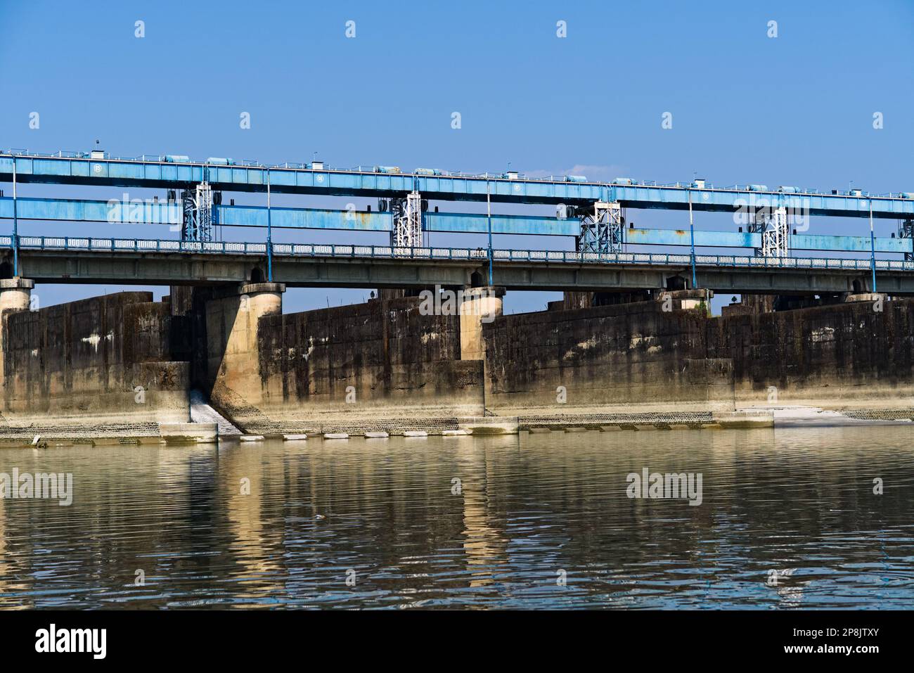 Top view flow river hi-res stock photography and images - Alamy