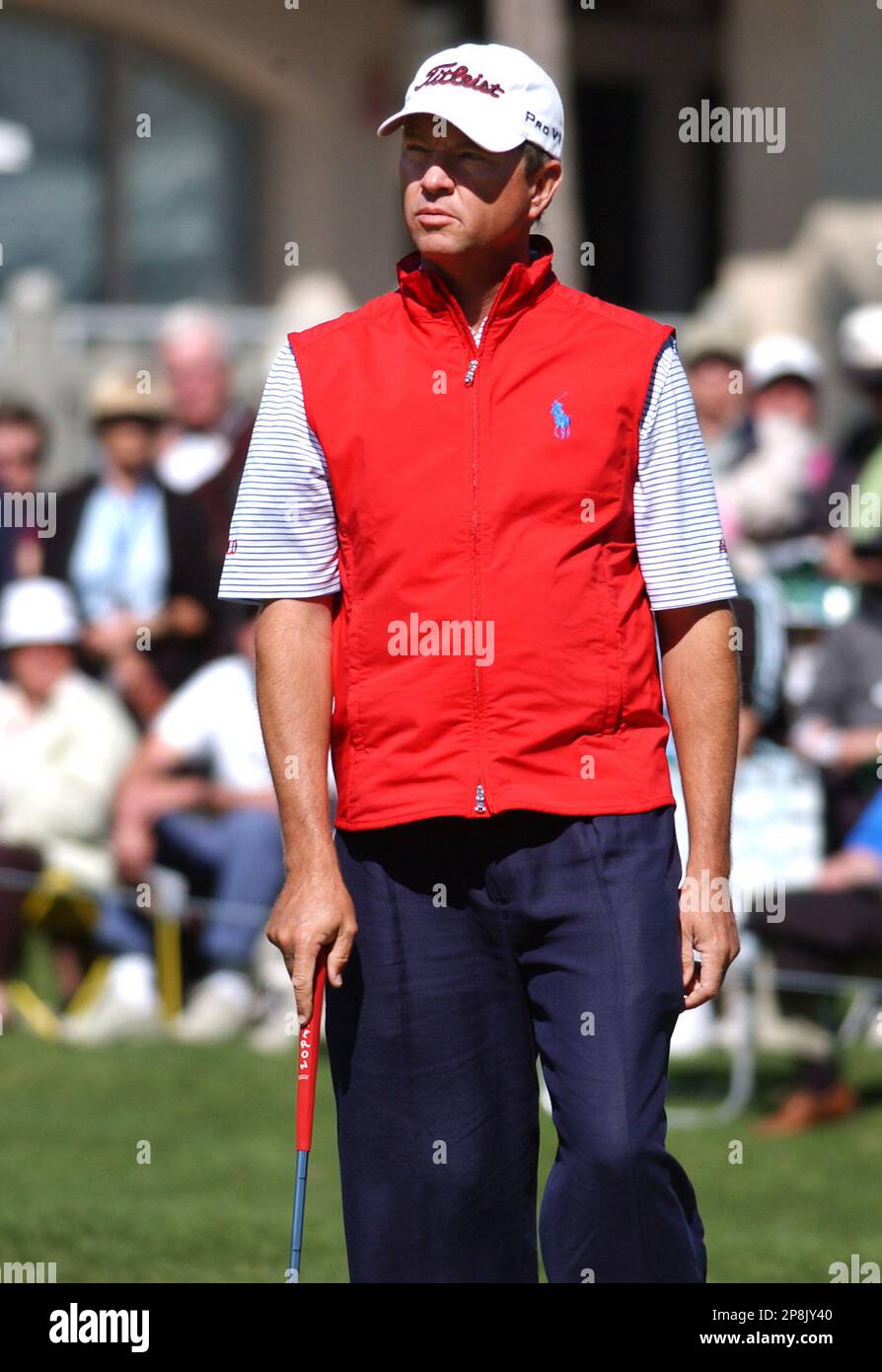 Davis Love III surveys the ninth hole during the second round of the ...