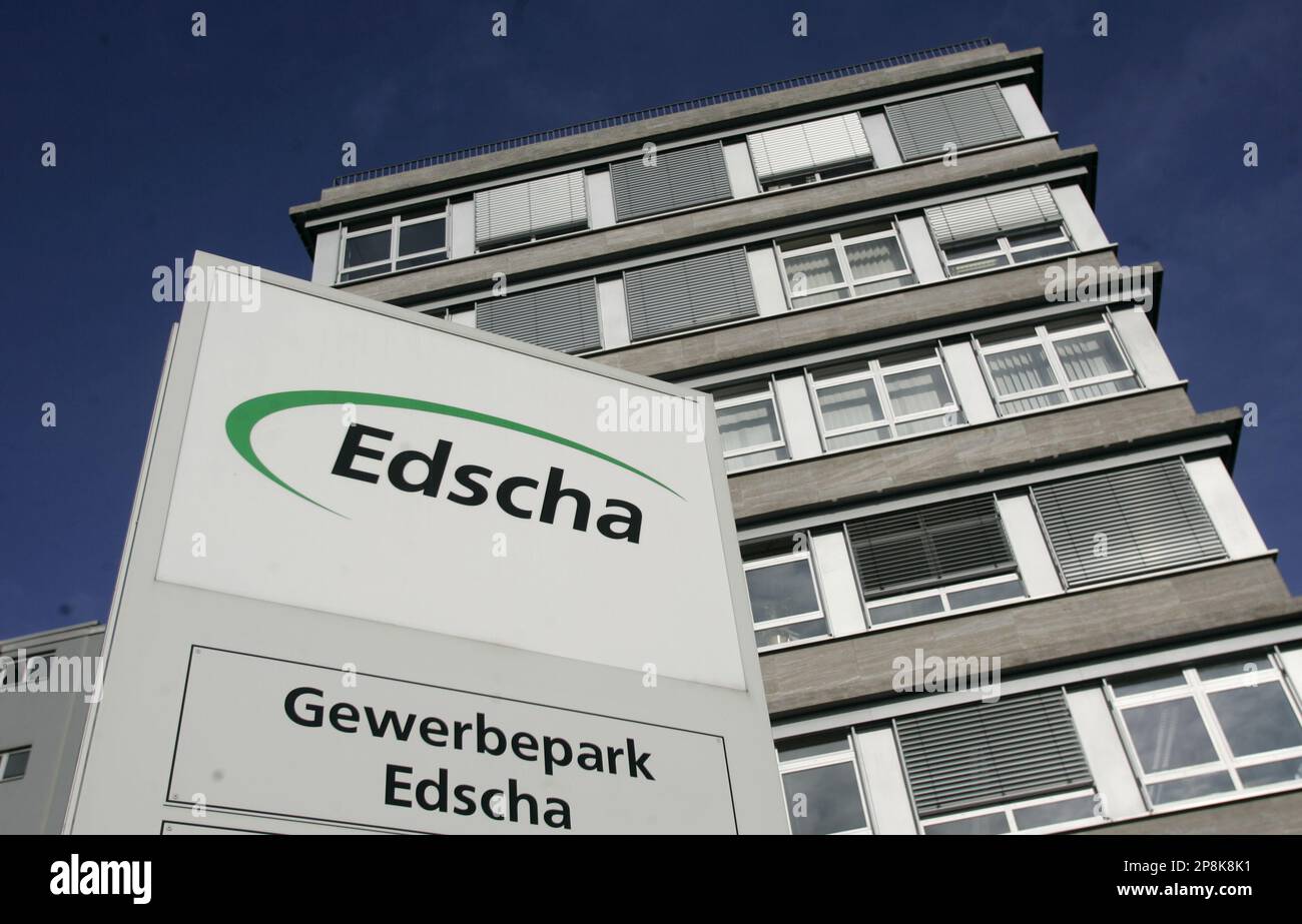 **ARCHIV** Blick auf das Logo des Autozulieferers Edscha am Werk in ...