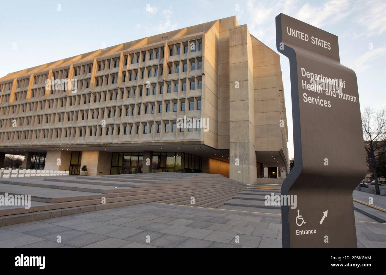 The Department of Health and Human Services building is seen in the ...