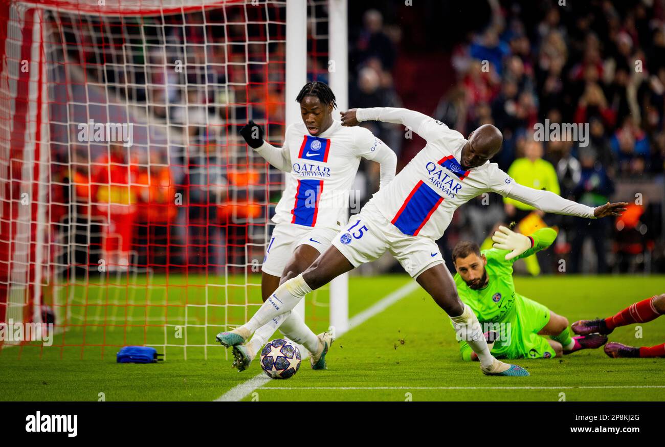 El chadaille bitshiabu hi-res stock photography and images - Alamy