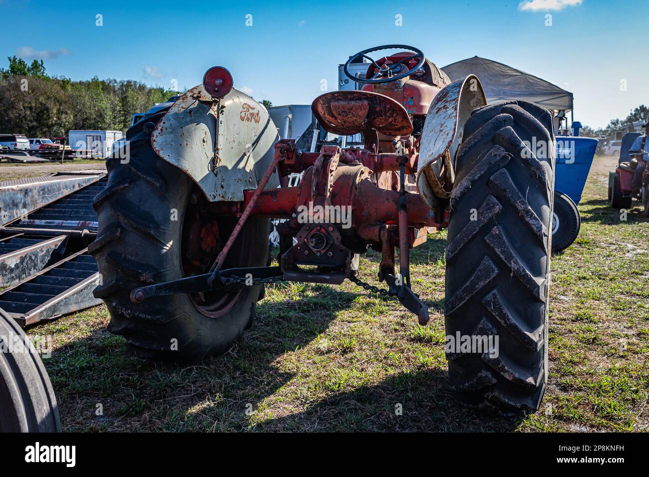 Back view hi hi-res stock photography and images - Alamy
