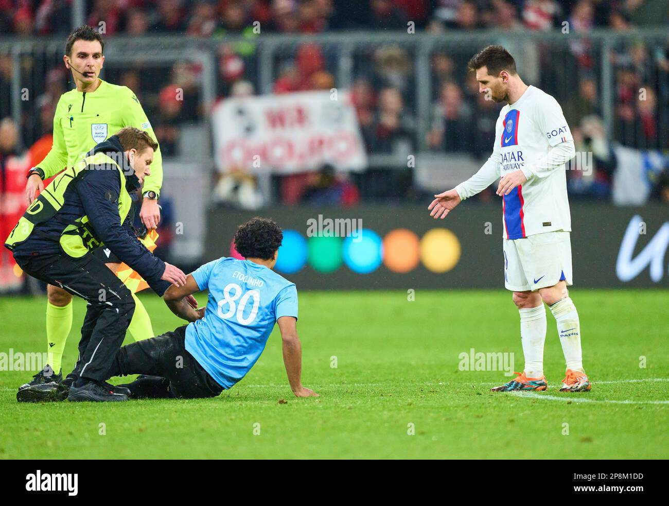 Lionel Messi, PSG 30 attacked by a streaker, flitzer, speedster, in the ...