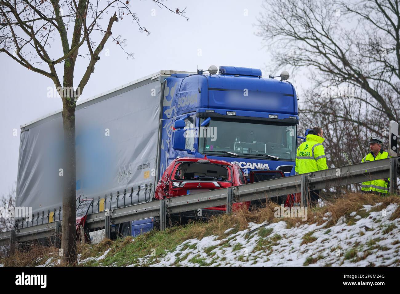 Eilenburg, Germany. 09th Mar, 2023. Police officers and experts from ...