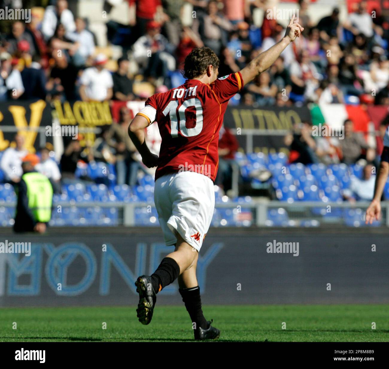 AS Roma forward Francesco Totti celebrates after scoring on a penalty ...