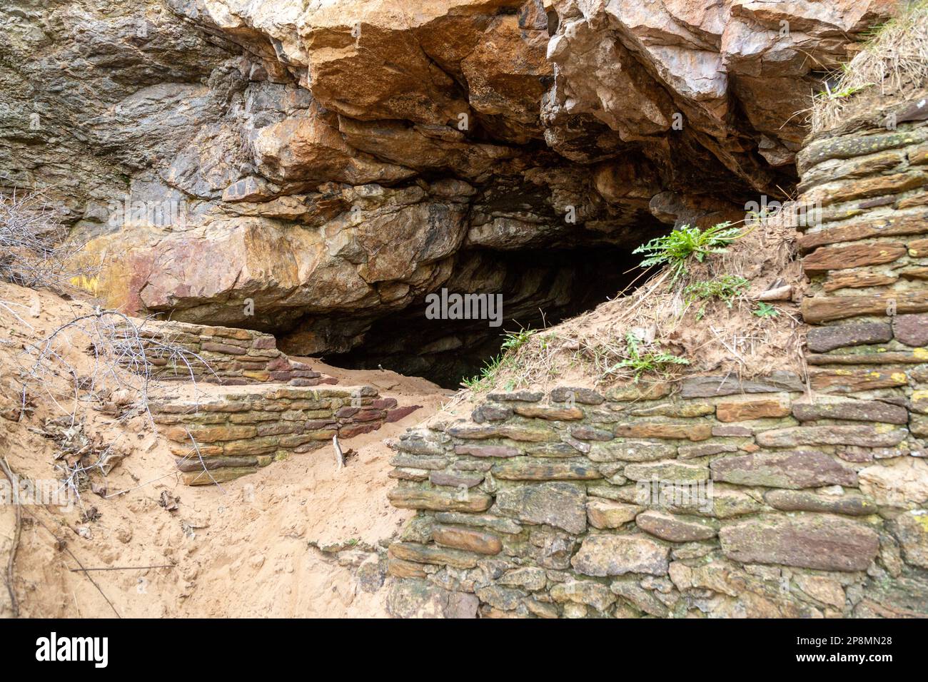 Scotland cave caves hi-res stock photography and images - Alamy