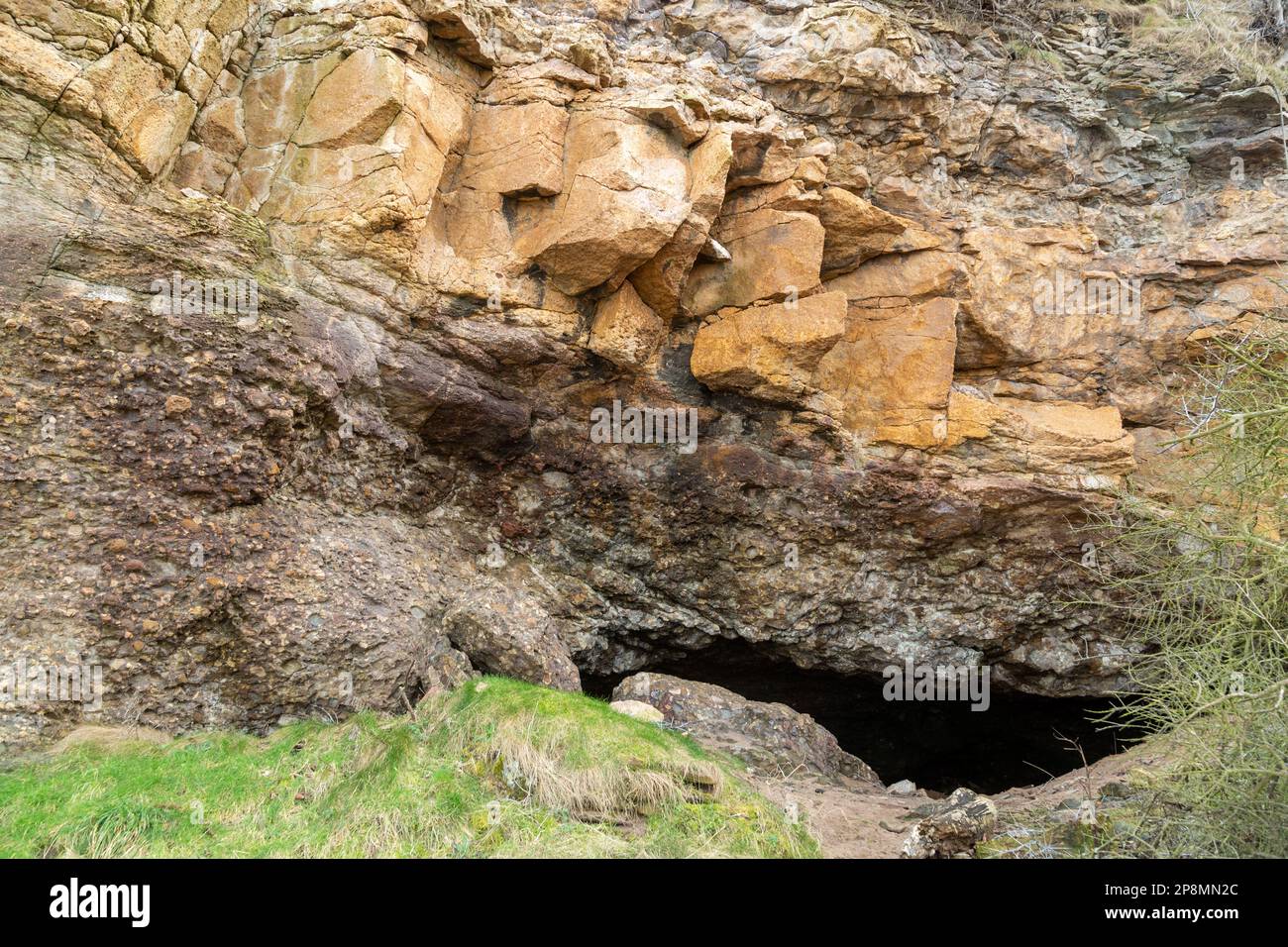 Scotland cave caves hi-res stock photography and images - Alamy