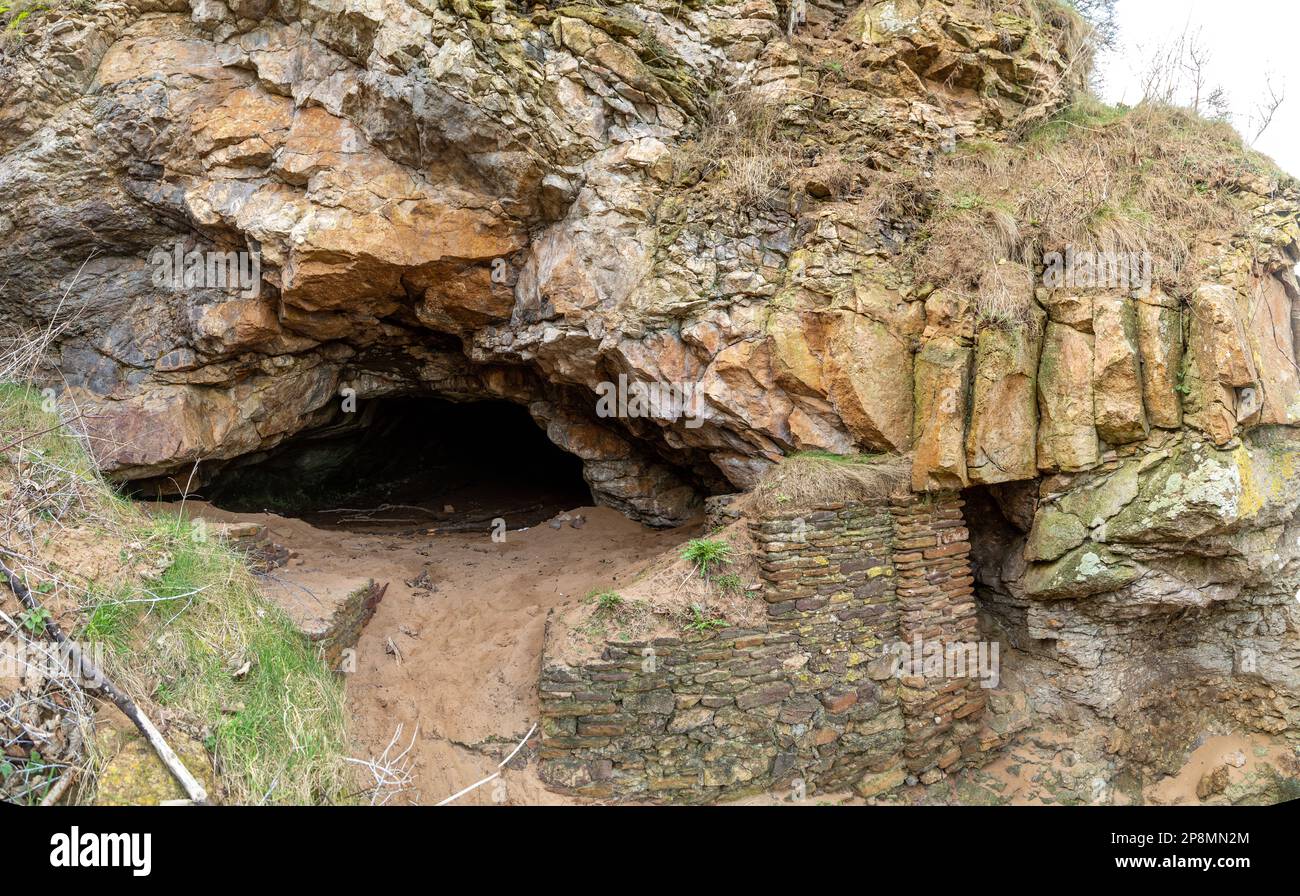 Scotland cave caves hi-res stock photography and images - Alamy