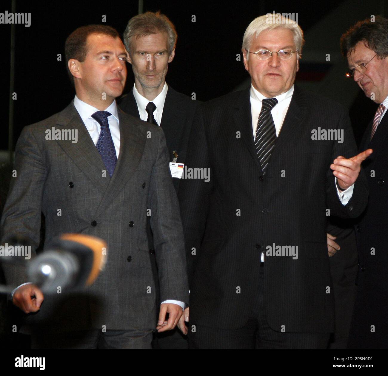 German foreign minister Frank-Walter Steinmeier, right, meets Russian ...