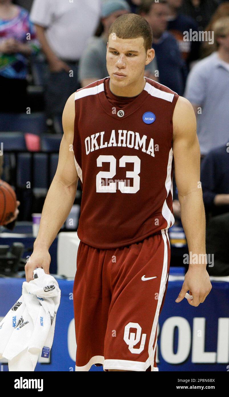 Oklahoma forward Blake Griffin leaves the court after North Carolina's ...