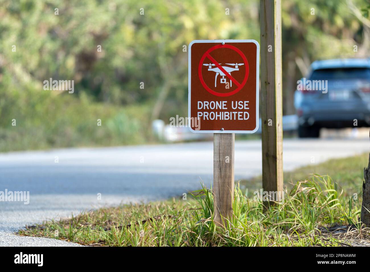 Sign prohibiting use of quadcopters in national park no drone area ...