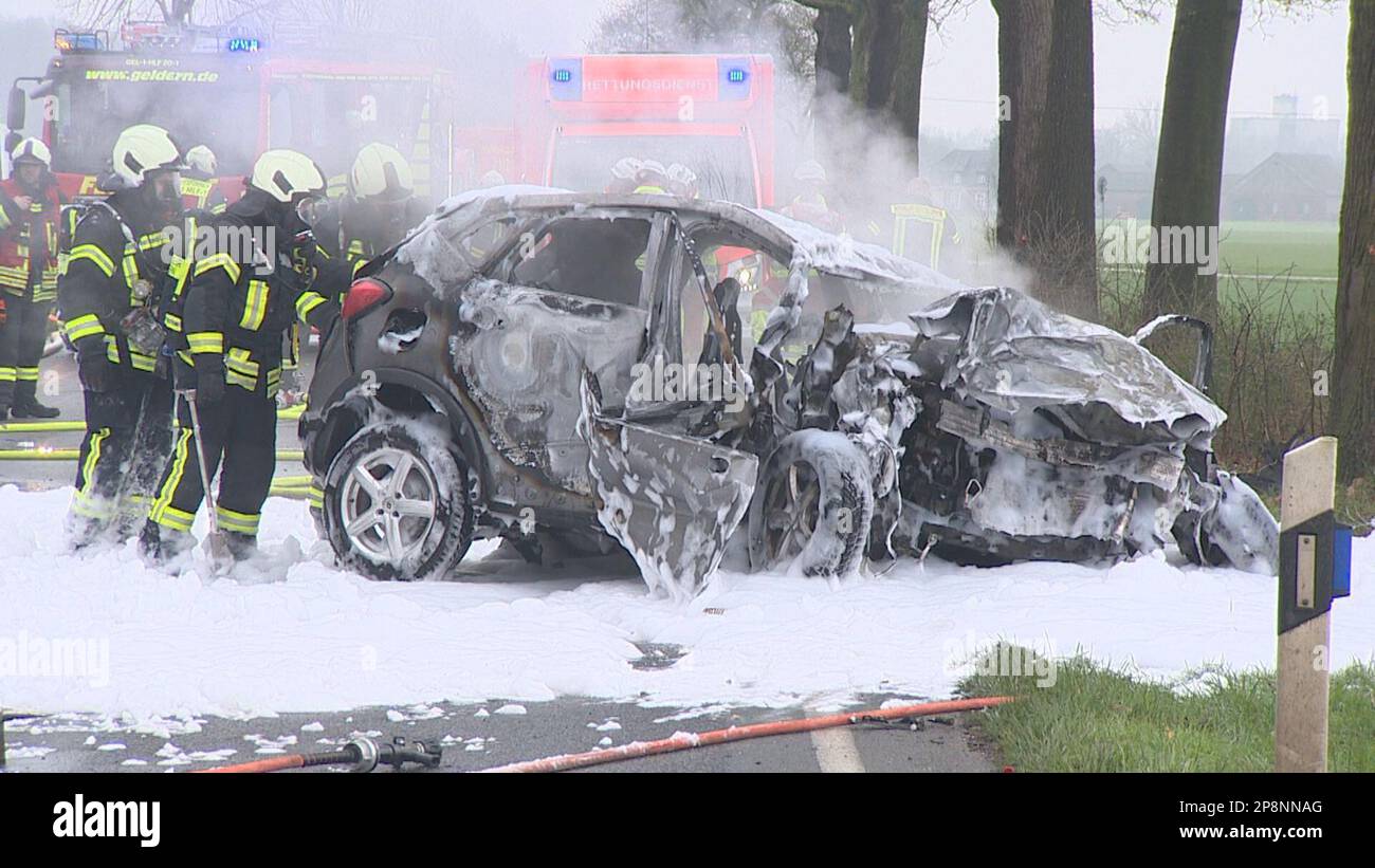 First responders accident scene hi-res stock photography and images - Alamy