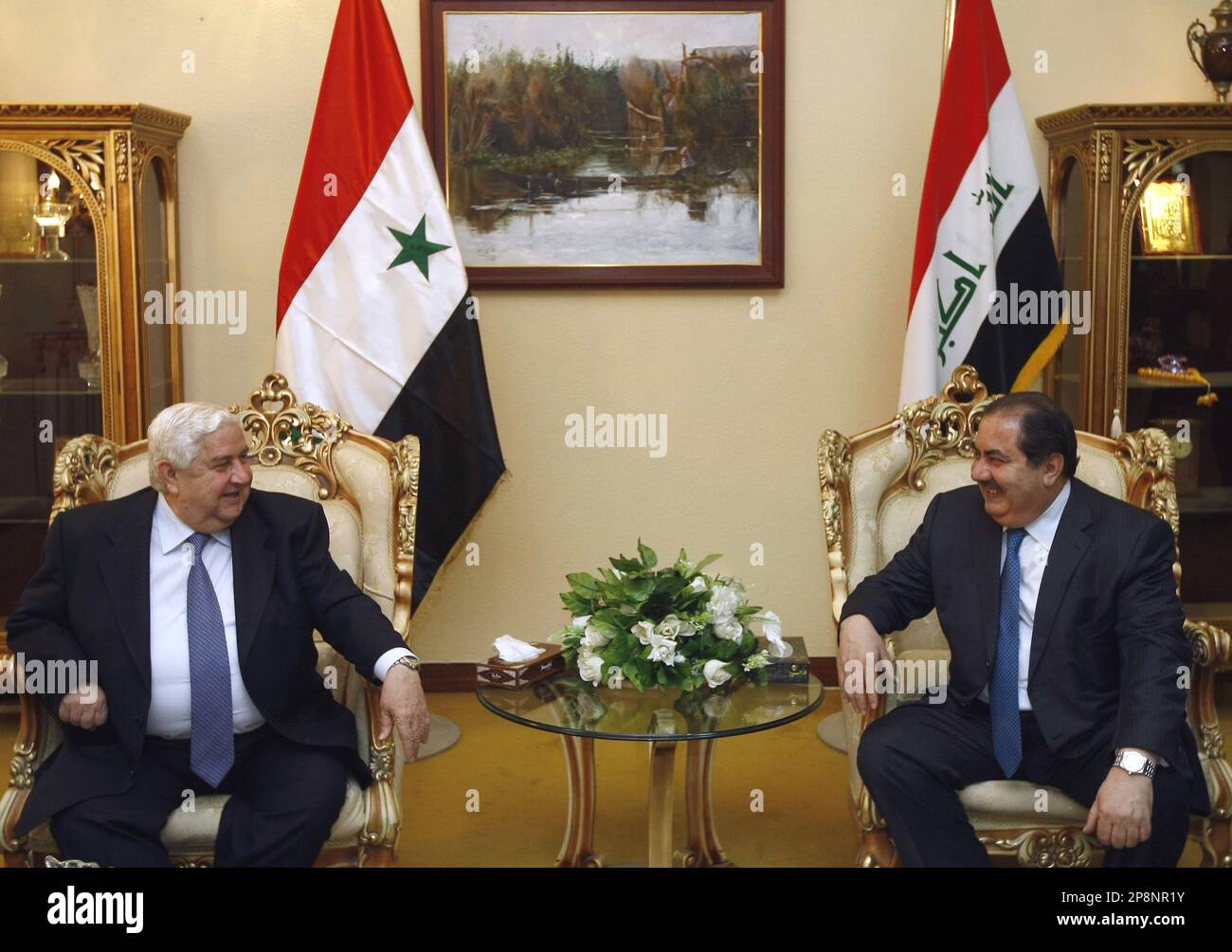 Iraqi Foreign Affairs Minister Hoshyar Zebari, right, meets with his ...