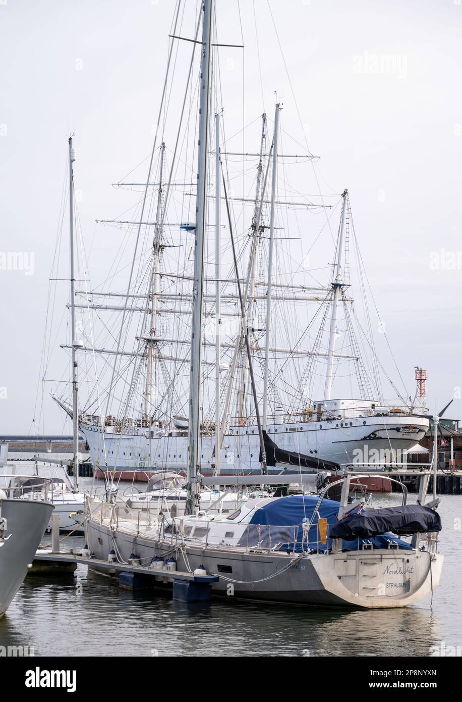 09 March 2023, Mecklenburg-Western Pomerania, Stralsund: Ships are in ...