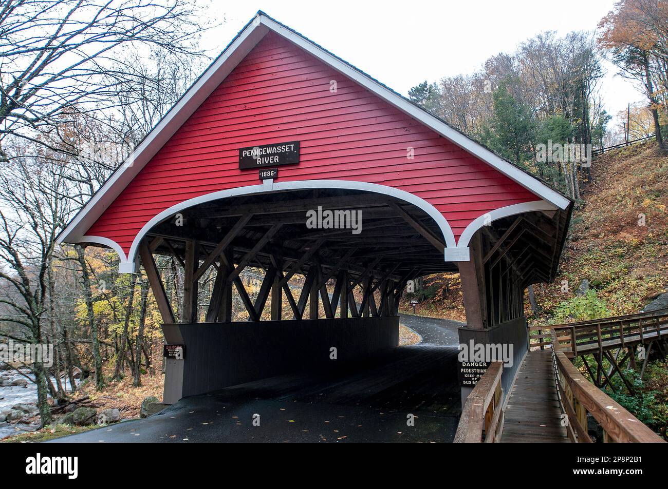 Flume Covered Bridge crosses the Pemigewasset River in the White ...