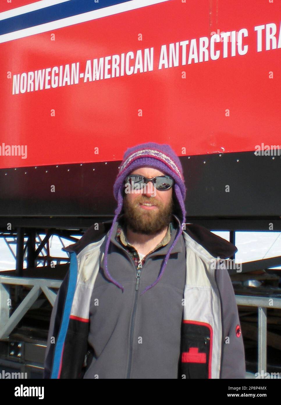 ** TO GO WITH ANTARTIDA EXPEDICION ** Tom Neumann, expedition leader of ...