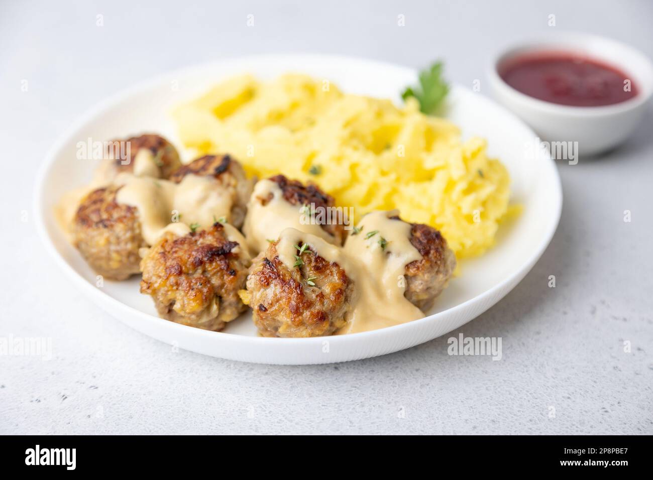 Brune sos hi-res stock photography and images - Alamy