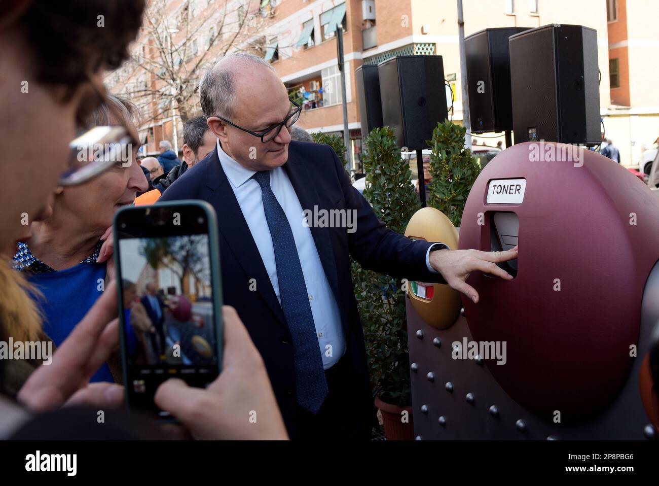 Roberto gualtieri analyzes hi-res stock photography and images - Alamy