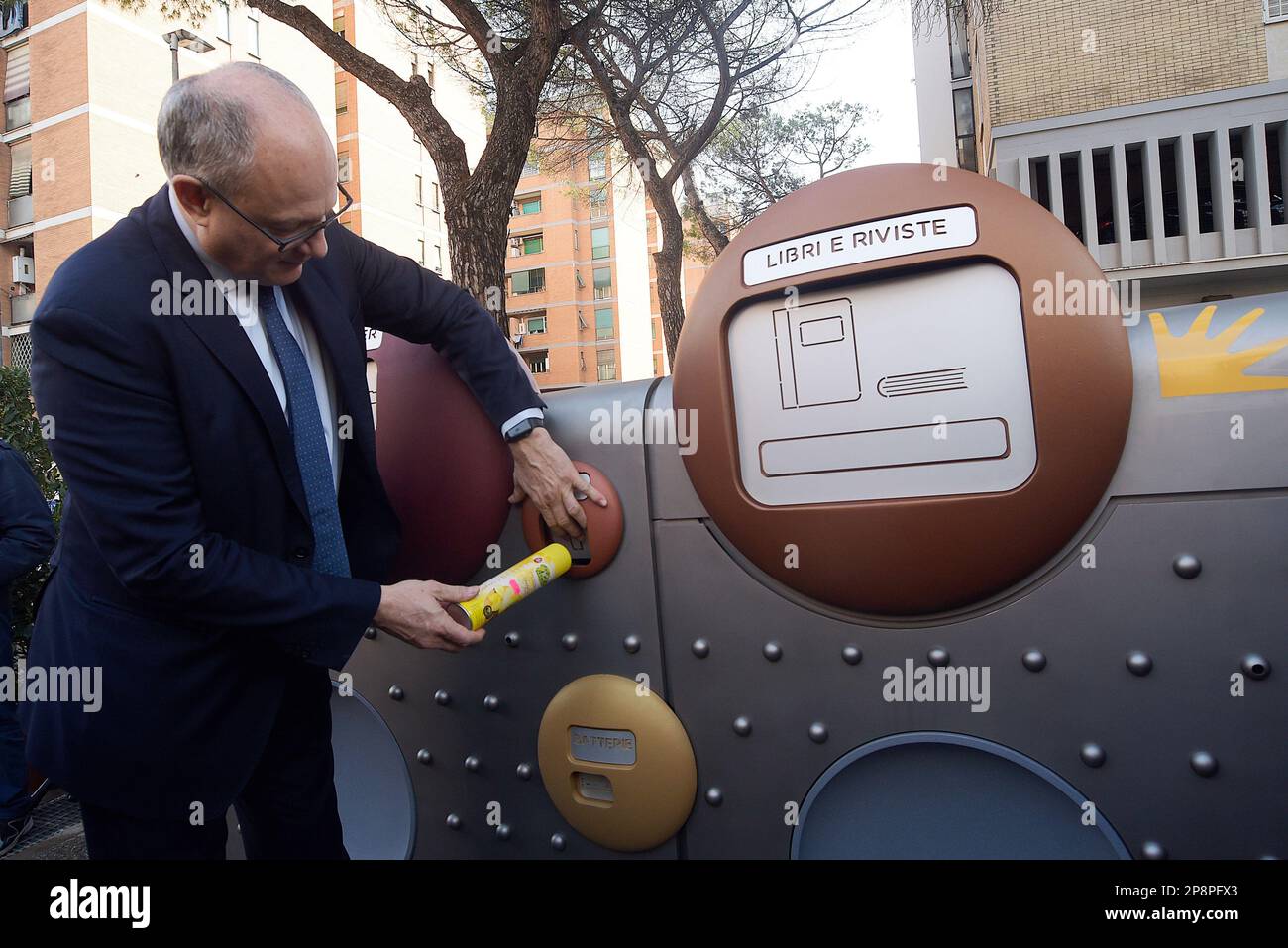 New bins hi-res stock photography and images - Alamy