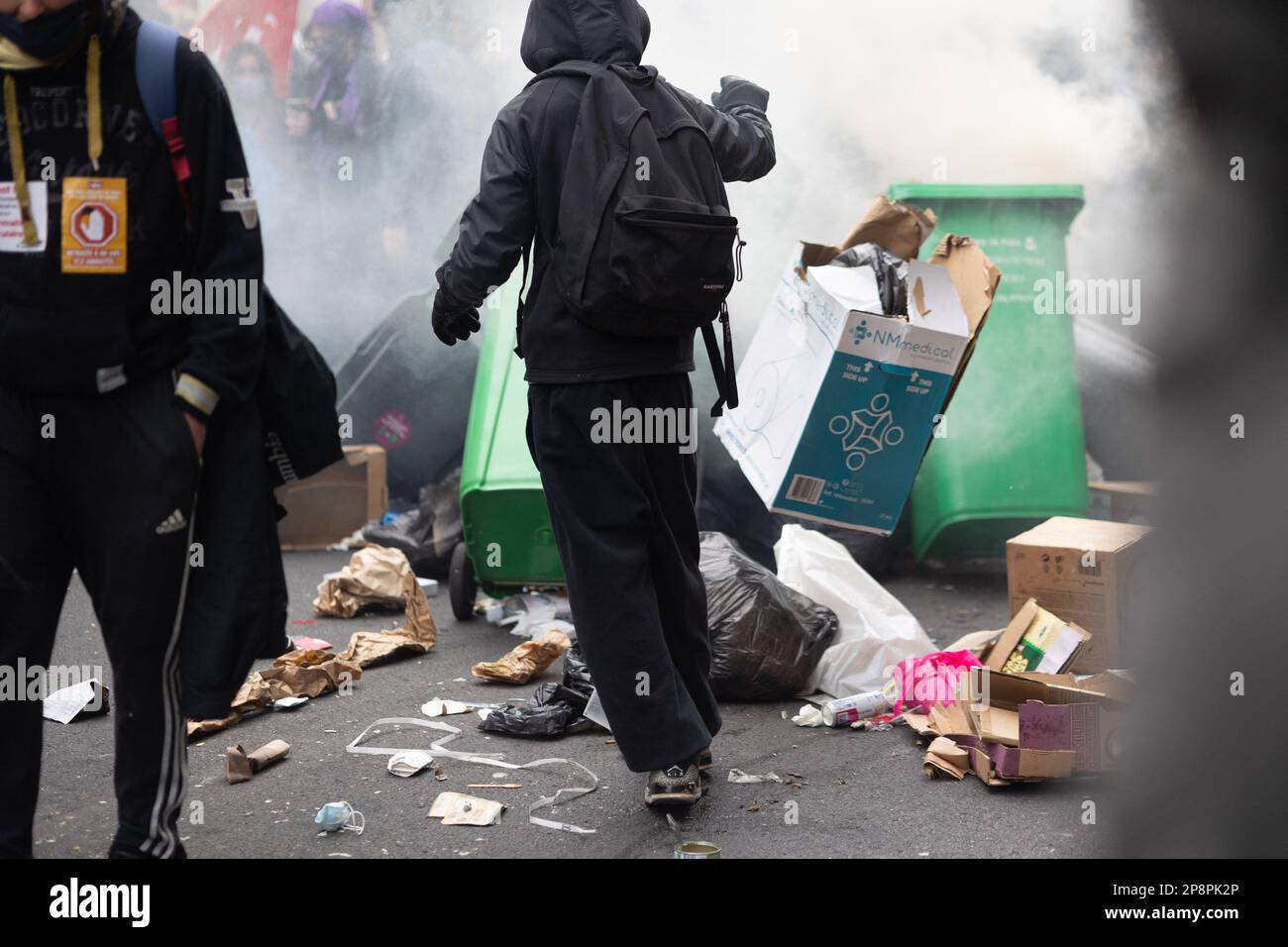 Paris, France, March 9, 2023. Burning trash as the garbage collector of ...