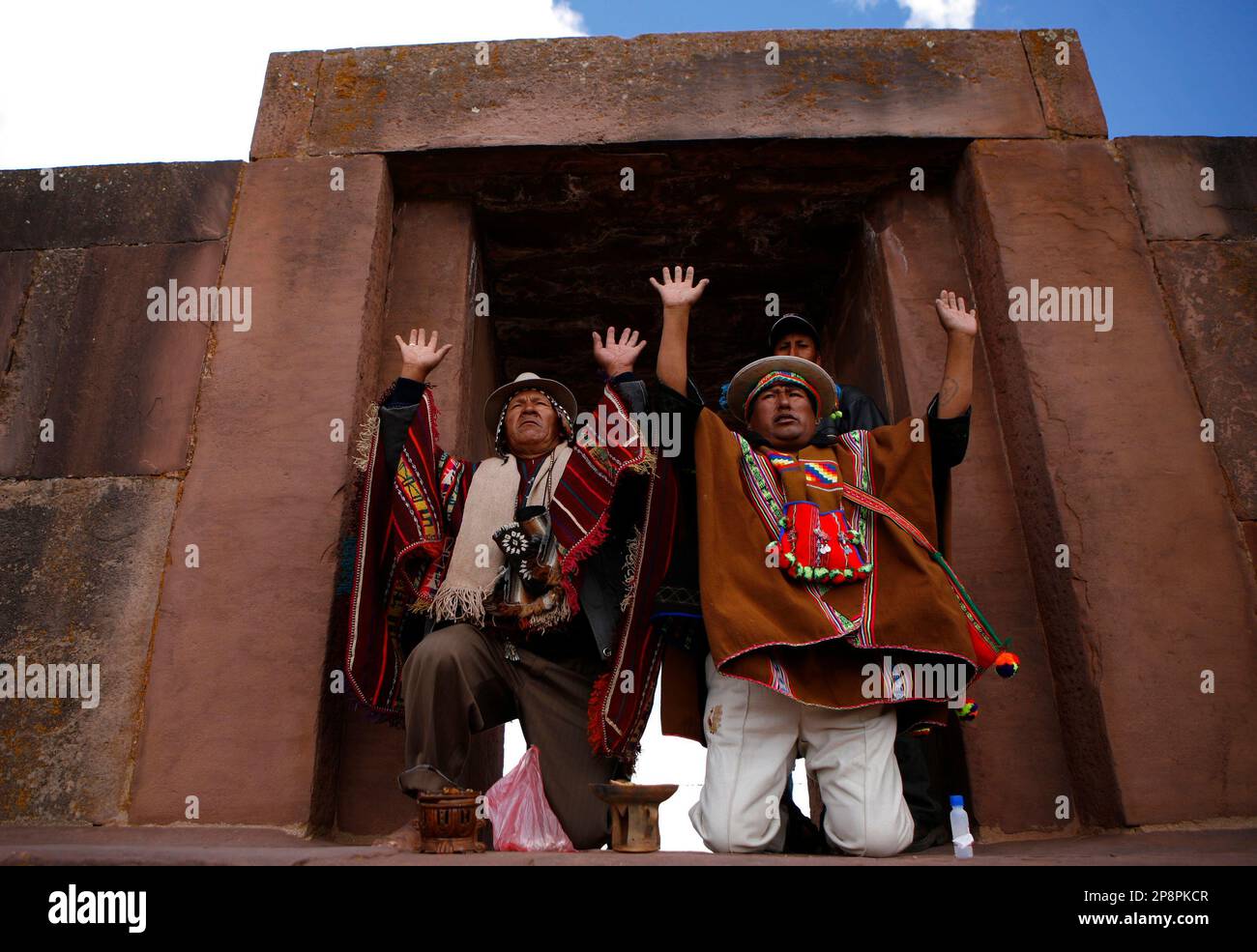 Shamans perform a ritual during a ceremony in Tiwanku, Bolivia ...