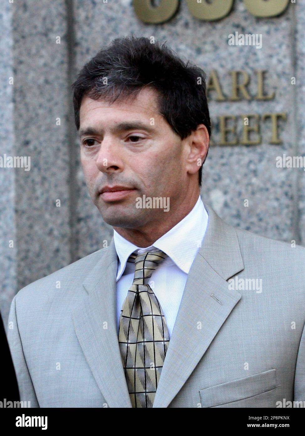 David Friehling, Bernard Madoff's longtime accountant, leaves federal ...