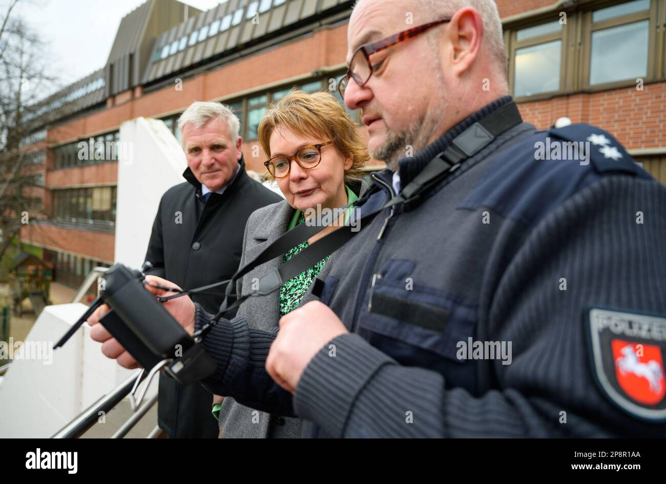 09 March 2023, Lower Saxony, Lüneburg: Daniela Behrens (SPD, center ...